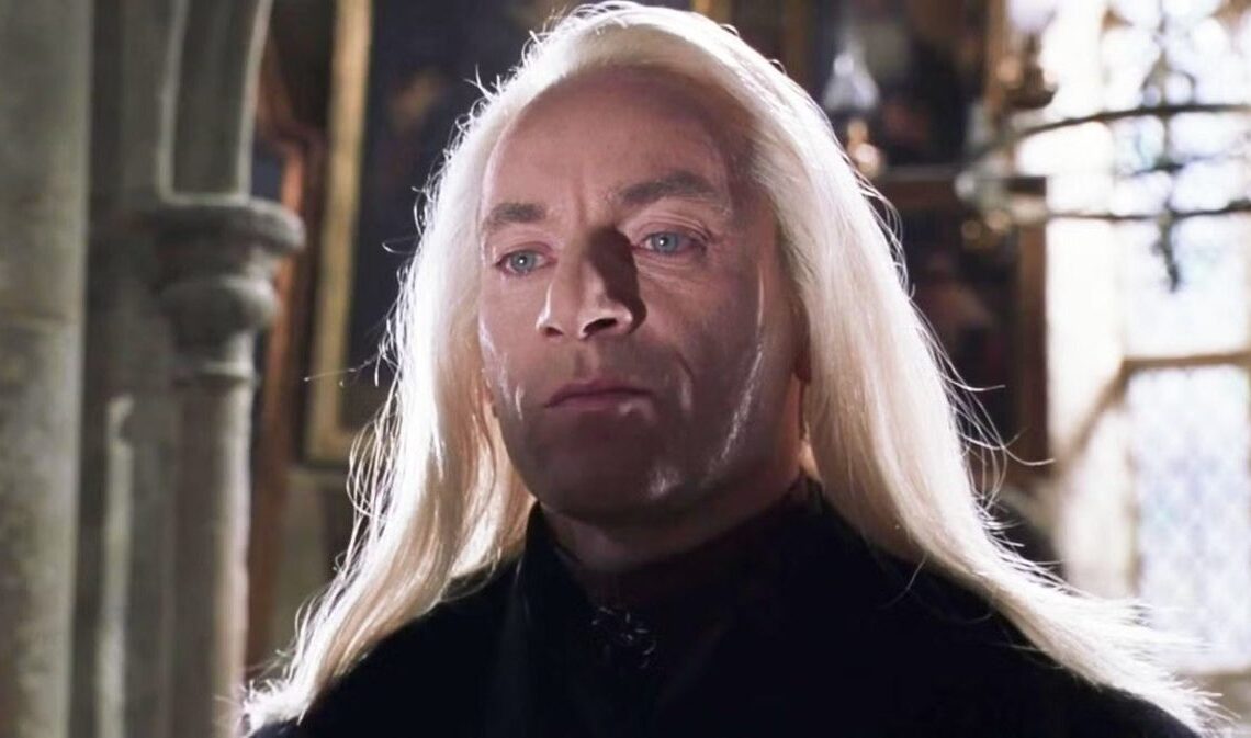 Jason Isaacs a un choix surprenant pour jouer Lucius Malfoy dans la ...