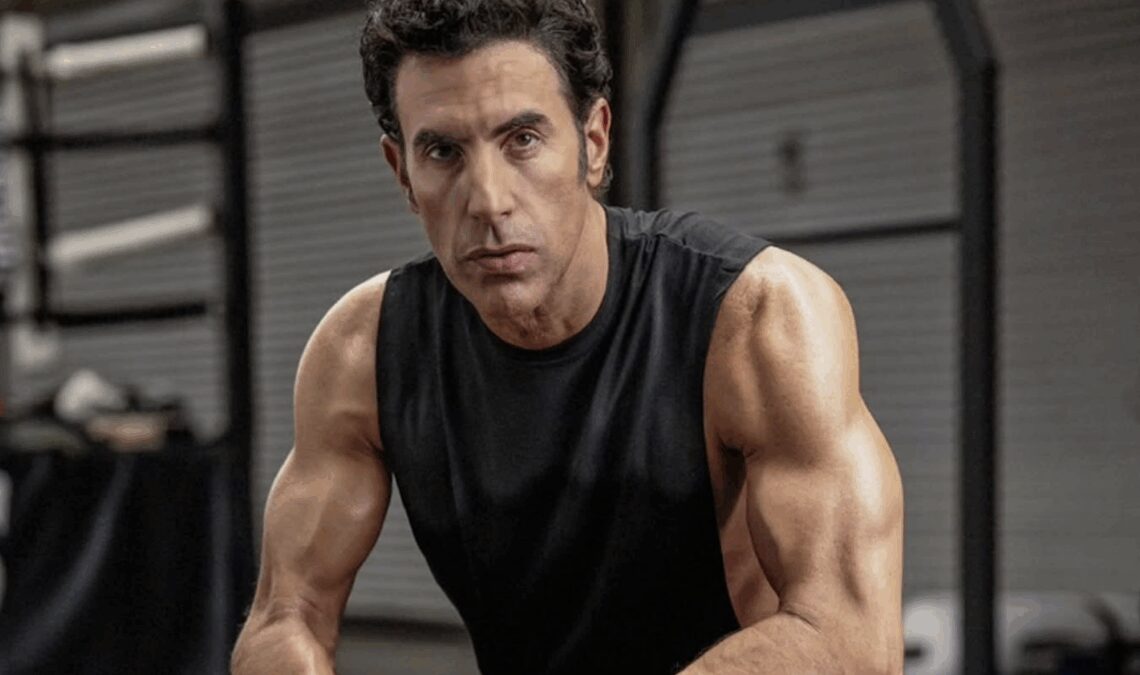 Sacha Baron Cohen n'a pas sauté une journée de gym pour ressembler à ...